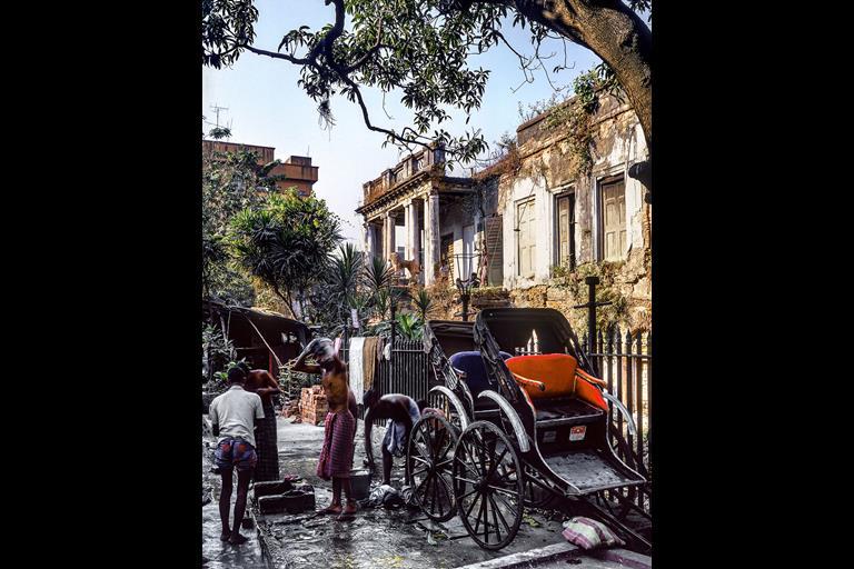 Review | A moment in time: The disappearing architecture of the Bengali ...